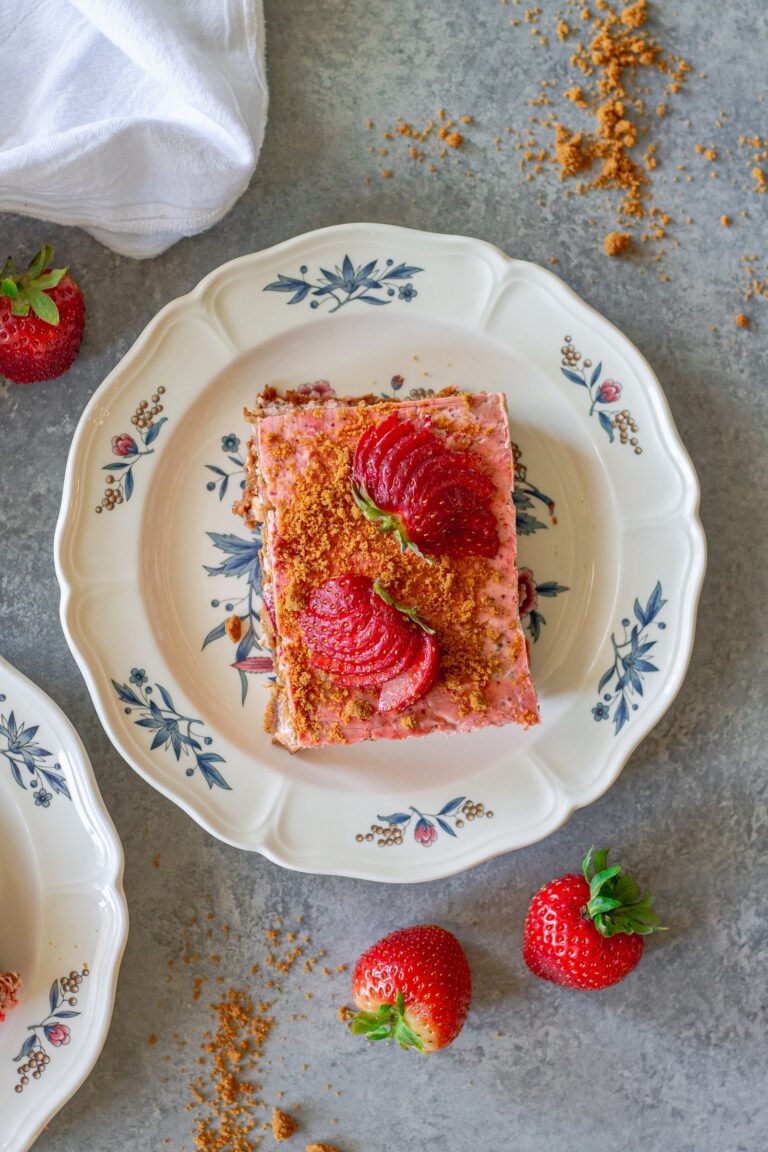 Strawberry Biscoff Icebox Cake - Eat Figs, Not Pigs